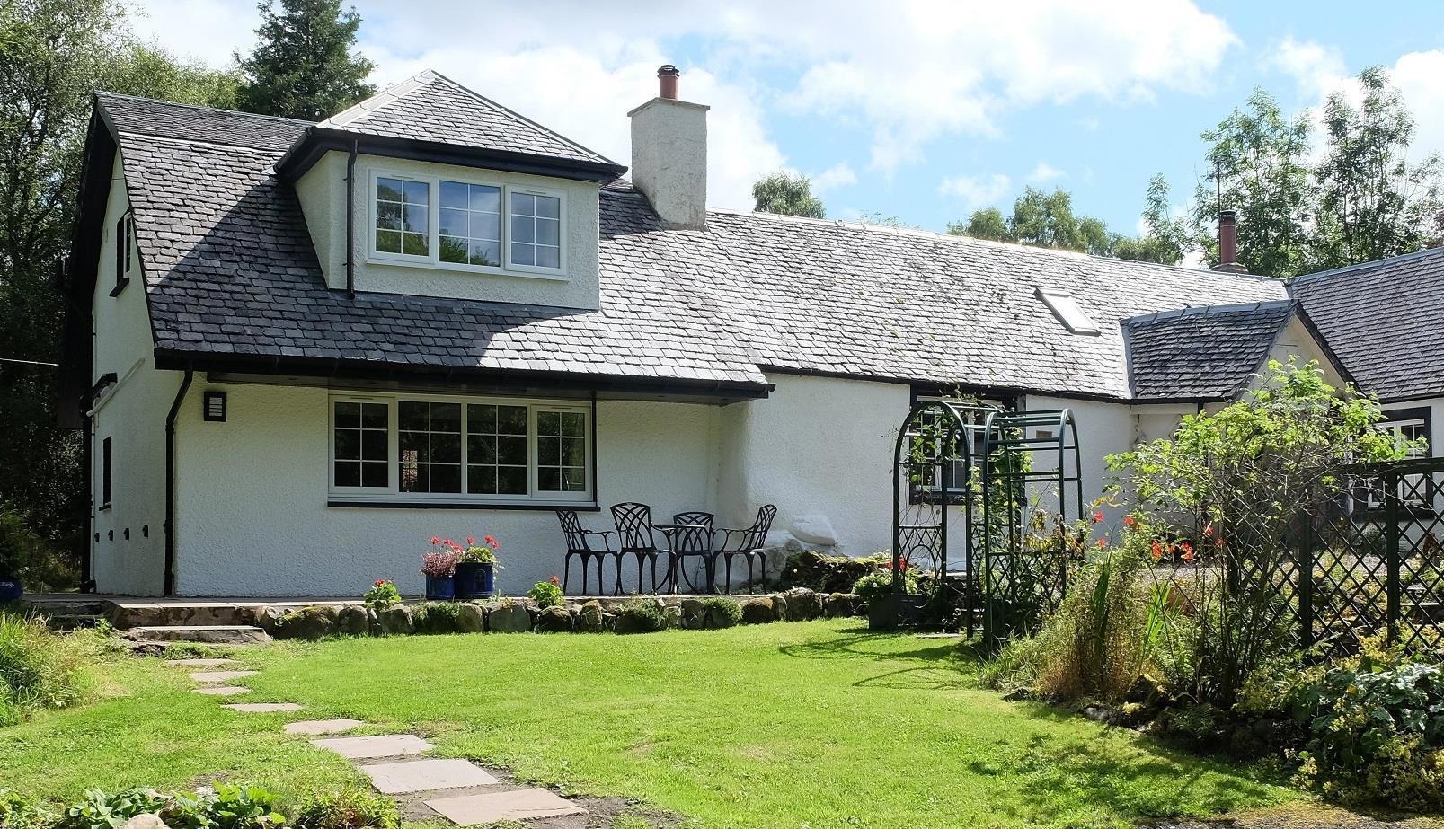 Pet-friendly Trossachs holiday cottage.