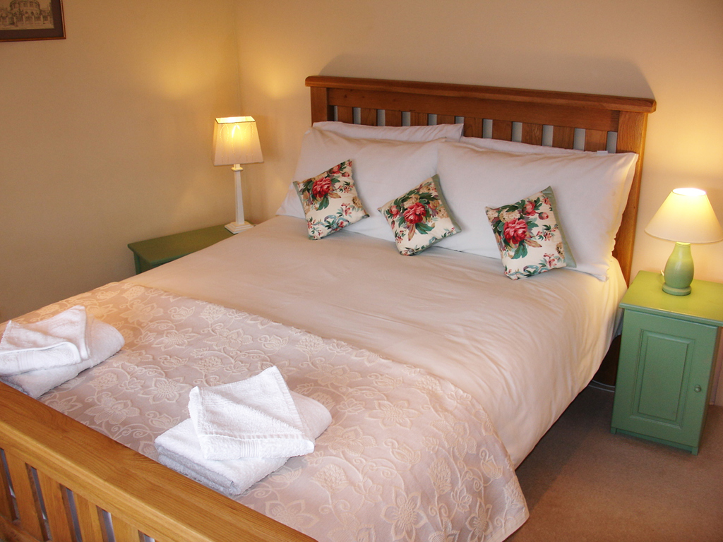 Details - 8 Carpenters Cottages, Holt, North Norfolk NR25 6SA