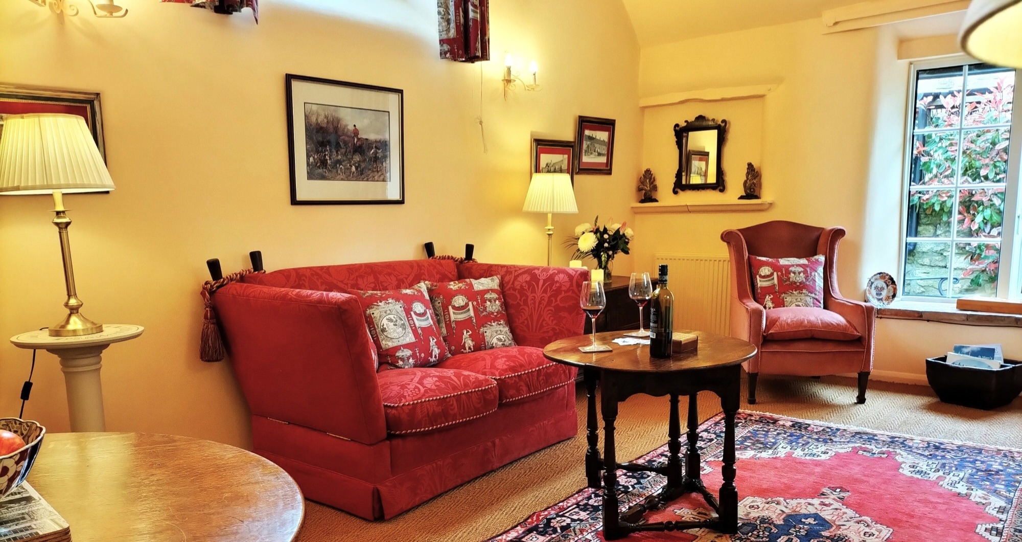 Wiltshire Village Luxury Self Catering Holiday Cottage - Coachmans Cottage